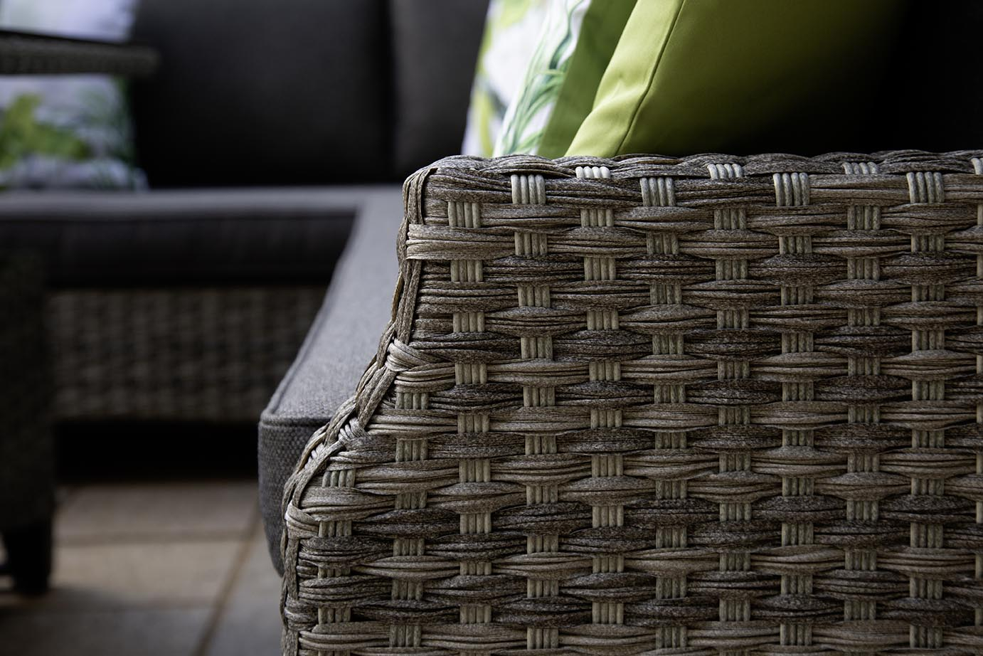 Windsor Heritage Large Rattan Corner Sofa Set with Table & S
